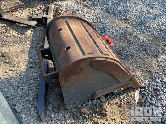 Bobcat 18 in 18” Backhoe Loader Bucket - Fits Bobcat MXT3 in San ...