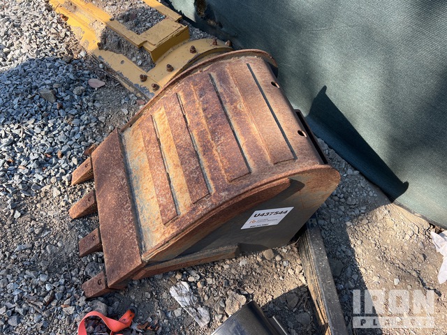 Bobcat 18 in 18” Backhoe Loader Bucket - Fits Bobcat MXT3 in San ...