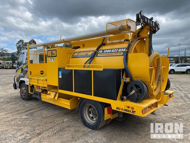 2010 Mitsubishi Fuso FM 600 4x2 3000 L Vacuum Excavator Truck in ...