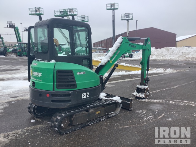 2015 Bobcat E32 Mini Excavator in Minneapolis, Minnesota, United States ...