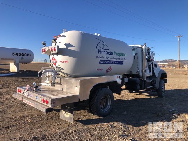 2015 Mack GU432 4x4 Propane Tanker Truck in Raton, New Mexico, United ...