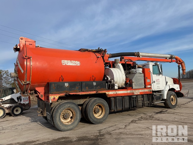 vac-con on 2000 Volvo WG 6x4 Vacuum Excavator Truck in Newton ...