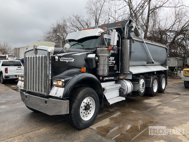 2000 Kenworth W900 8x4 Tri/A Dump Truck in Silver Spring, Maryland ...