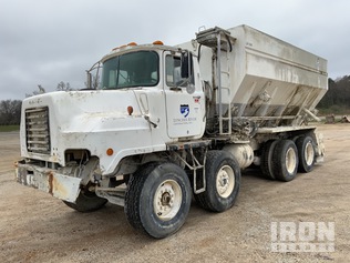 1998 Mack LR506 Placer-Spreader in Monroe, North Carolina, United ...