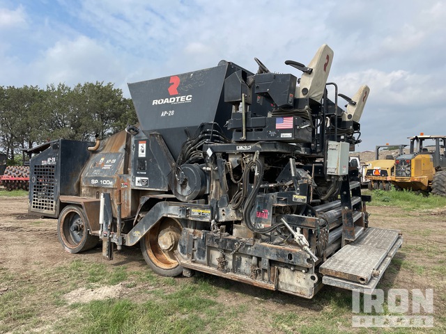 2017 Roadtec SP100E Wheel Asphalt Paver in New Braunfel, Texas, United ...