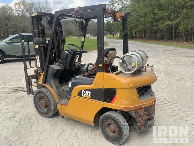 2015 Cat GP25N- Forklift 4500 lb LPG Pneumatic Tire Forklift in ...