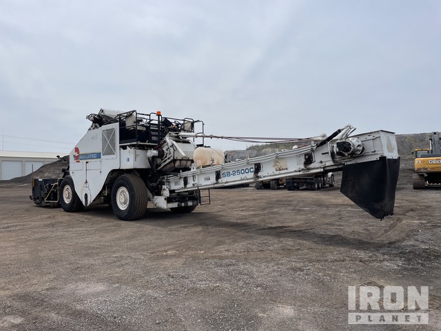 2004 Roadtec SB2500C Wheel Asphalt Transfer Machine in Fort Wayne ...