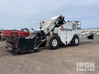 2004 Roadtec SB2500C Wheel Asphalt Transfer Machine in Fort Wayne ...