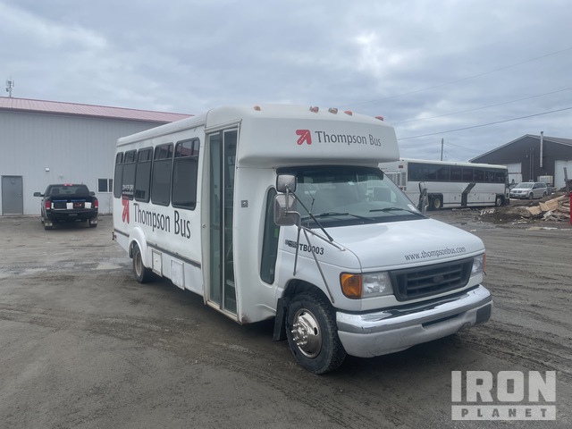 2003 Ford E-450 4x2 20-Seat Passenger Bus in Thompson, Manitoba, Canada ...