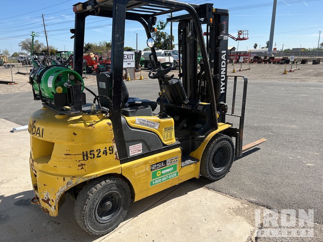 2008 Hyundai 25L-7A 2200 kg 4x2 Rough Terrain Forklift in CERES ...