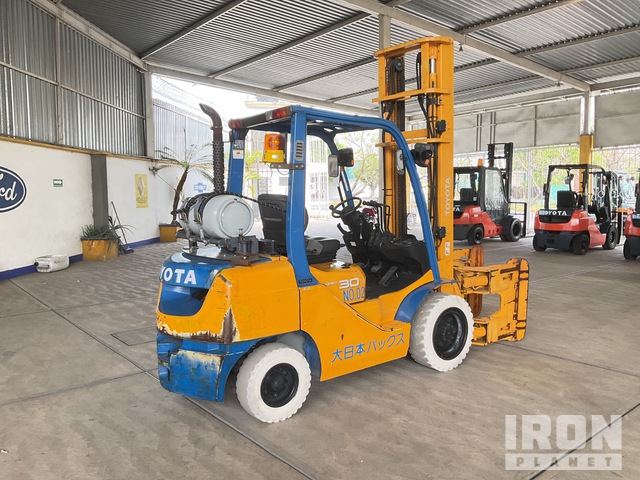 2015 Toyota 8FG30 1900 kg Cushion Tire Forklift in YAUTEPEC, MR, Mexico ...