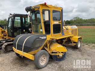 Superior Broom DT80-CT Self-Propelled Broom in San Antonio, Texas ...
