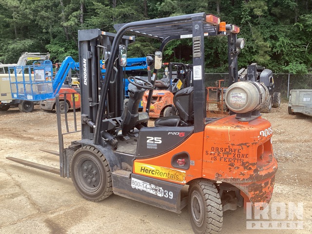 2017 Doosan G25P-5 4600 lb Pneumatic Tire Forklift in Pelham, Alabama ...