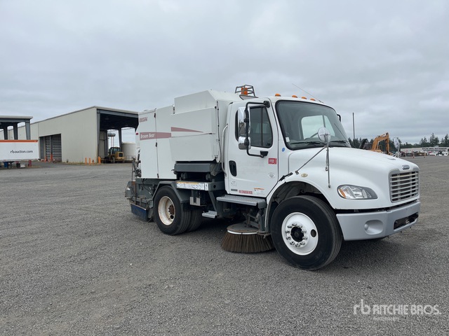 Elgin Broom Bear on 2007 Freightliner M2 106 Sweeper Truck in Chehalis ...