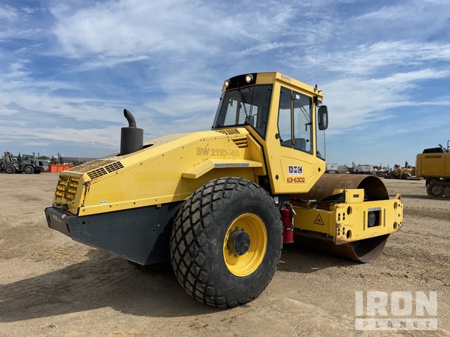 2011 Bomag BW211 D-40 Smooth Drum Compactor in Nisku, Alberta, Canada ...