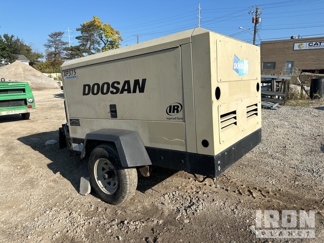 2012 Doosan XP375 Mobile Air Compressor (Inoperable) in Bedford, Ohio ...