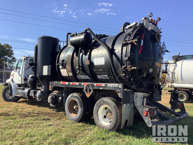 Presvac on 2004 Sterling LT9500 6x4 Vacuum Tanker Truck in Peebles ...