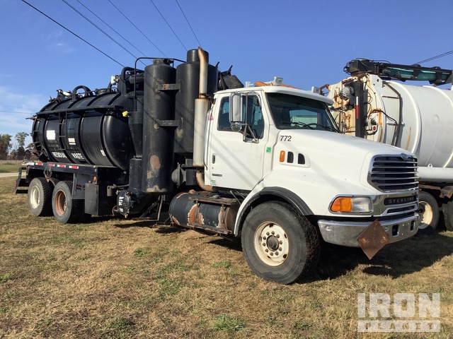 Presvac on 2004 Sterling LT9500 6x4 Vacuum Tanker Truck in Peebles ...