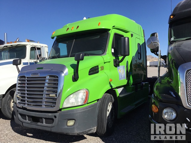 2013 Freightliner Cascadia 113 6x4 T/A Sleeper Truck Tractor in Las ...