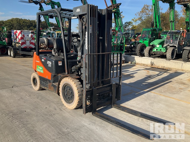 2015 Doosan G25E-5 QUAD 3000 lb Rough Terrain Forklift in PERTH AMBOY ...