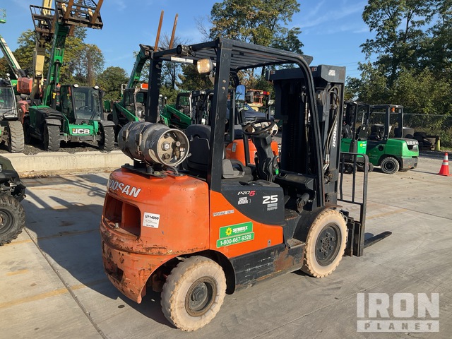 2015 Doosan G25E-5 QUAD 3000 lb Rough Terrain Forklift in PERTH AMBOY ...