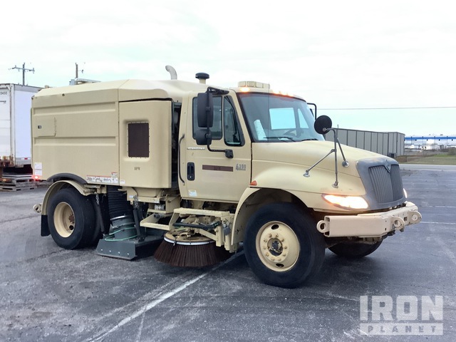 Elgin crosswind series J on 2008 International 4300 Sweeper Truck in ...
