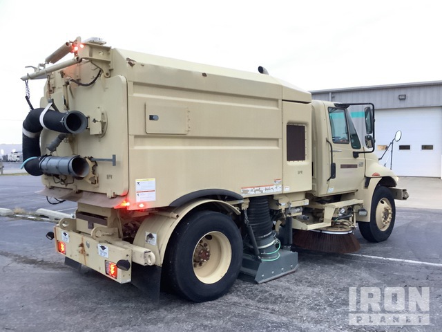 Elgin crosswind series J on 2008 International 4300 Sweeper Truck in ...