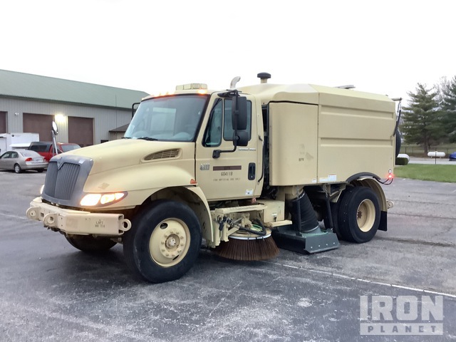 Elgin crosswind series J on 2008 International 4300 Sweeper Truck in ...