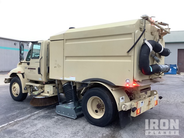 Elgin crosswind series J on 2008 International 4300 Sweeper Truck in ...