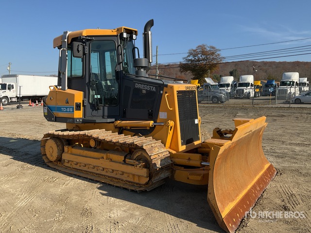 2017 Dressta TD-8S Crawler Dozer in North Franklin, Connecticut, United ...
