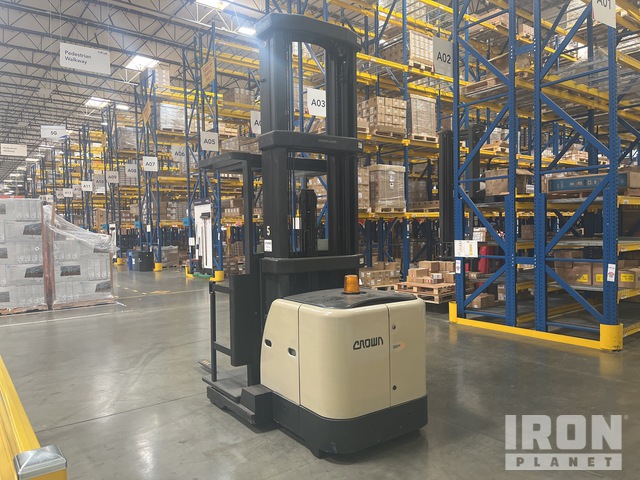 Crown SP3400 SERIES 3000 lb Order Picker in Rancho Cucamonga ...