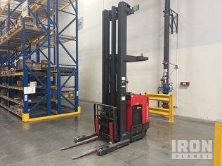 Raymond EASI-R35TT 4000 lb Reach Truck in Rancho Cucamonga, California ...