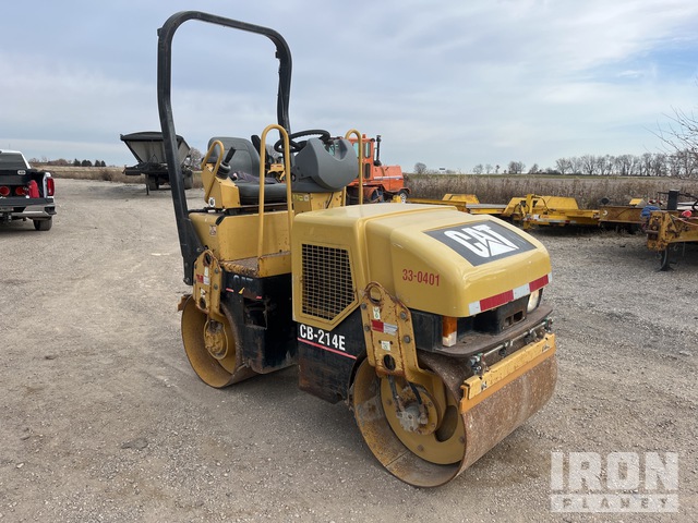 2004 Cat CB-214E Double Drum Roller in De Kalb, Illinois, United States ...