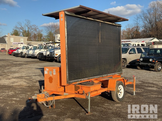 2008 Display Solutions Sunray Solar Message Board (Inoperable) in ...