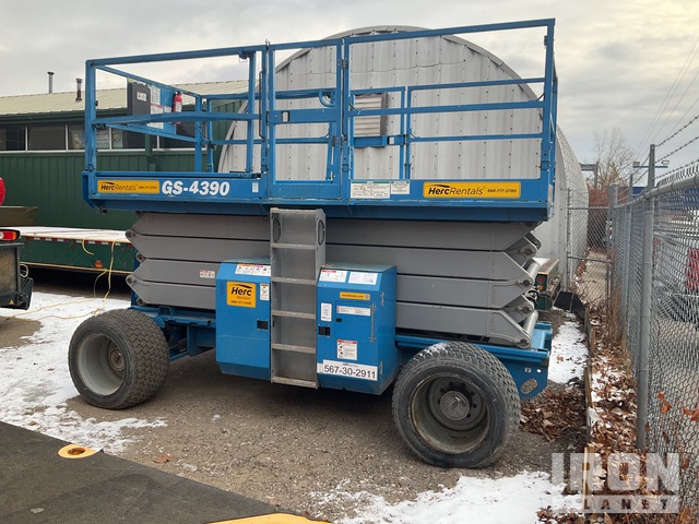 2014 Genie GS4390RT Diesel 4x4 Scissor Lift in OAK PARK, Michigan ...