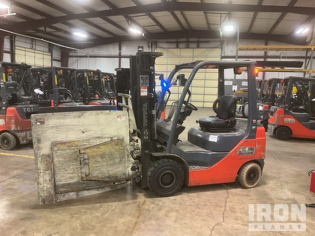 Toyota 8FGU18 2750 lb Pneumatic Tire Forklift in Jonesboro, Arkansas ...