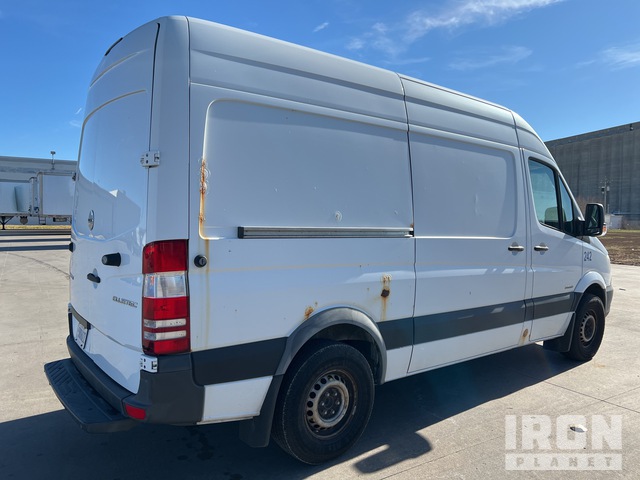 2014 Freightliner Sprinter 2500 4x2 Cargo Van in Topeka, Kansas, United ...