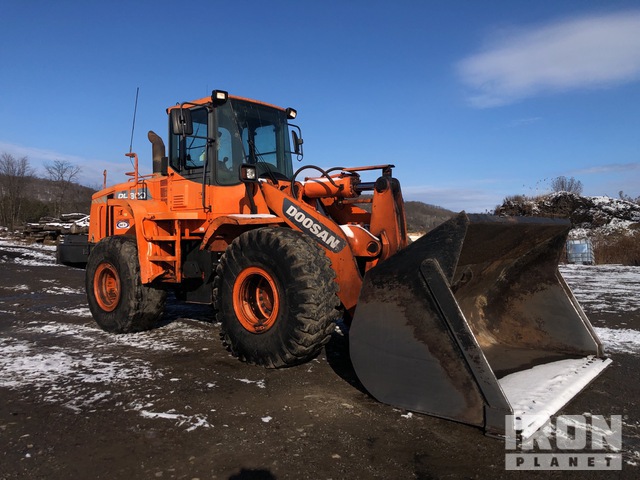 2010 Doosan DL300 Wheel Loader in Genesse, Pennsylvania, United States ...