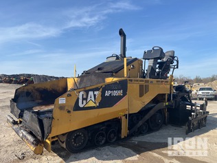 2014 Cat AP1055E Track Asphalt Paver in Walton, Kentucky, United States ...
