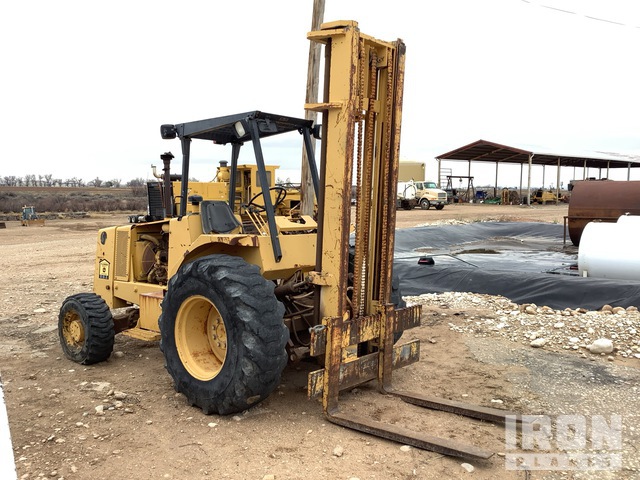 John Deere 482C 6000 lb 4x4 Rough Terrain Forklift in Carlsbad, New ...