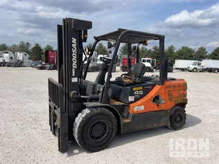2012 Doosan D45S-5 8700 lb Pneumatic Tire Forklift in Morris, Illinois ...