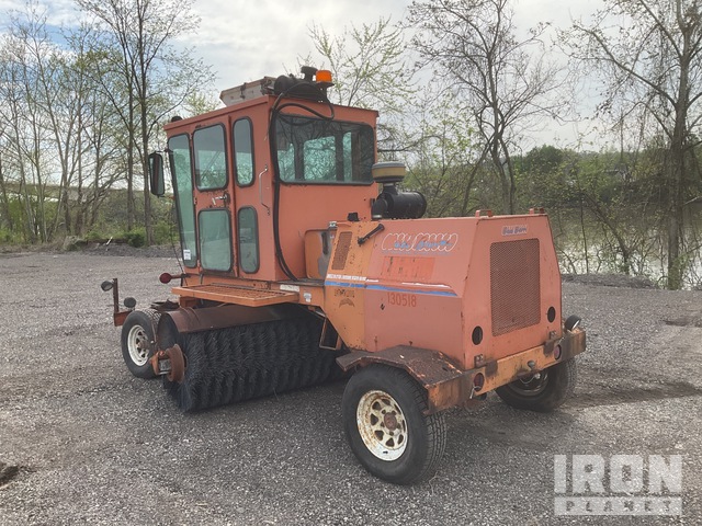 1998 Broce RC350 Self-Propelled Broom in Dunbar, West Virginia, United ...