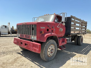 1981 GMC 4x2 Flatbed Dump Truck (Inoperable) in Fresno, California ...