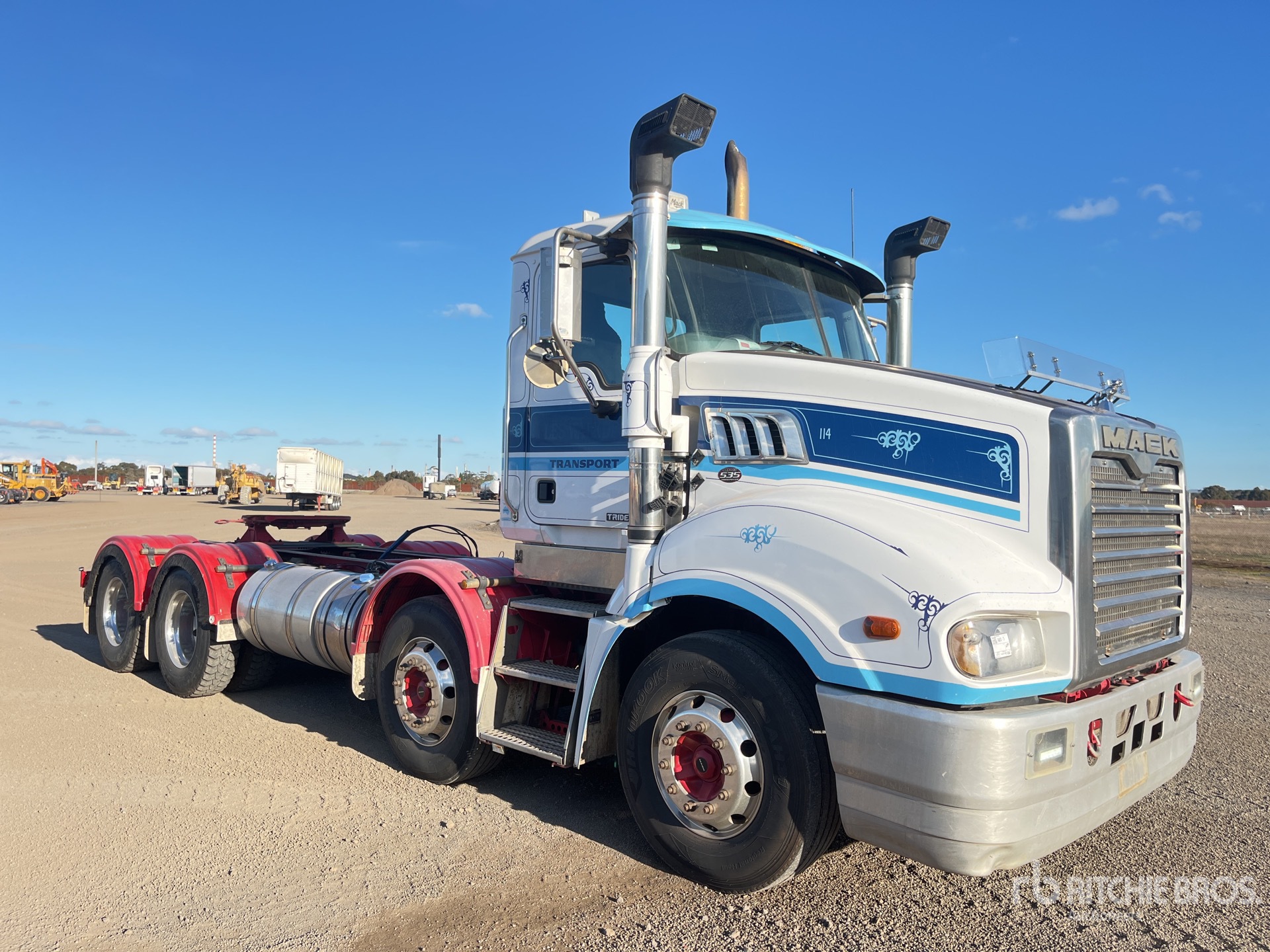 2017 Mack CMHR Trident 8x4 Twin-Steer Day Cab Prime Mover | Ritchie ...
