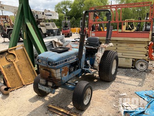 Ford 1320 2WD Utility Tractor in Prosperity, South Carolina, United ...