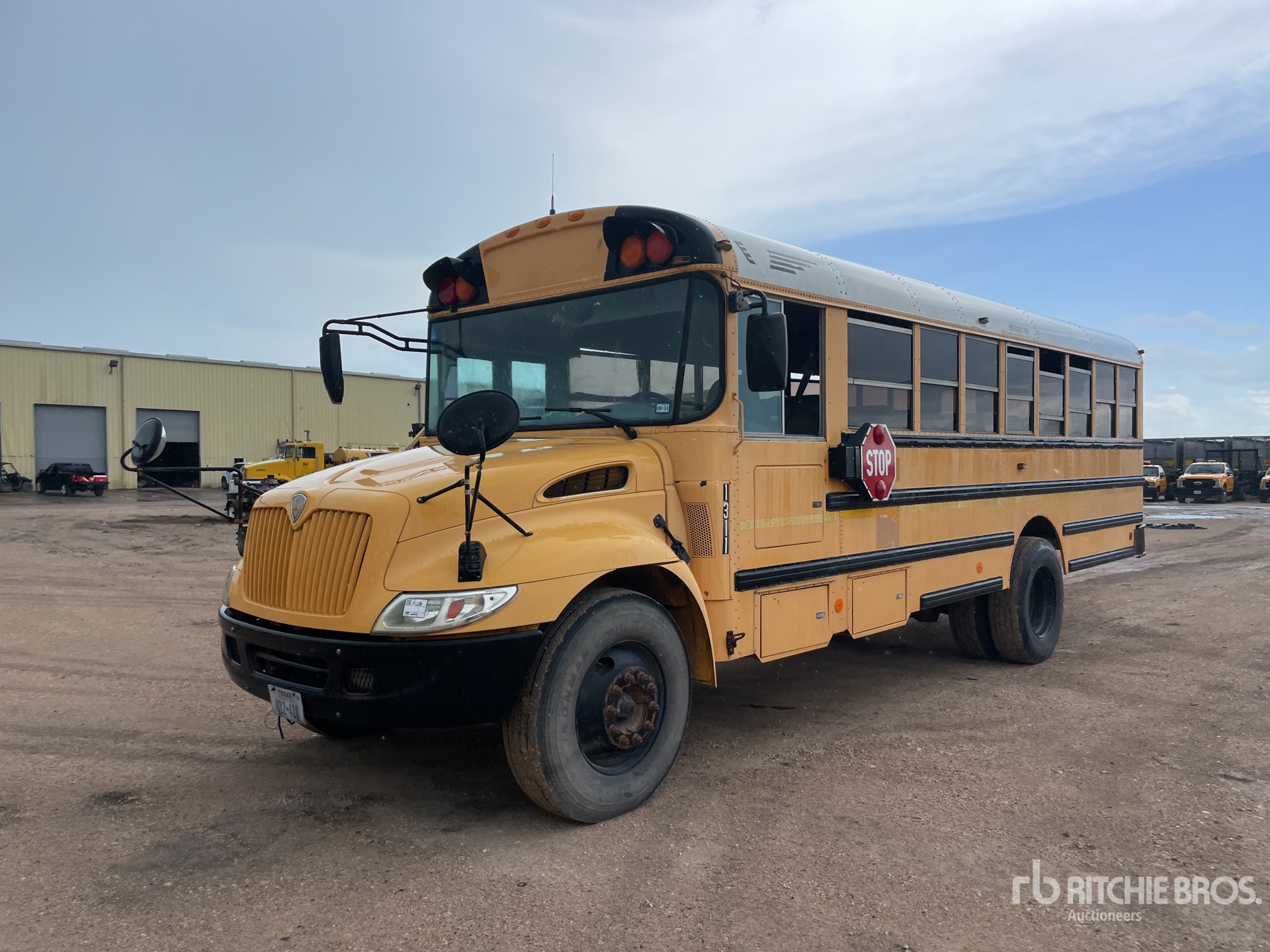 2006 International CE200 4x2 31-Seat School Bus | Ritchie Bros. Auctioneers