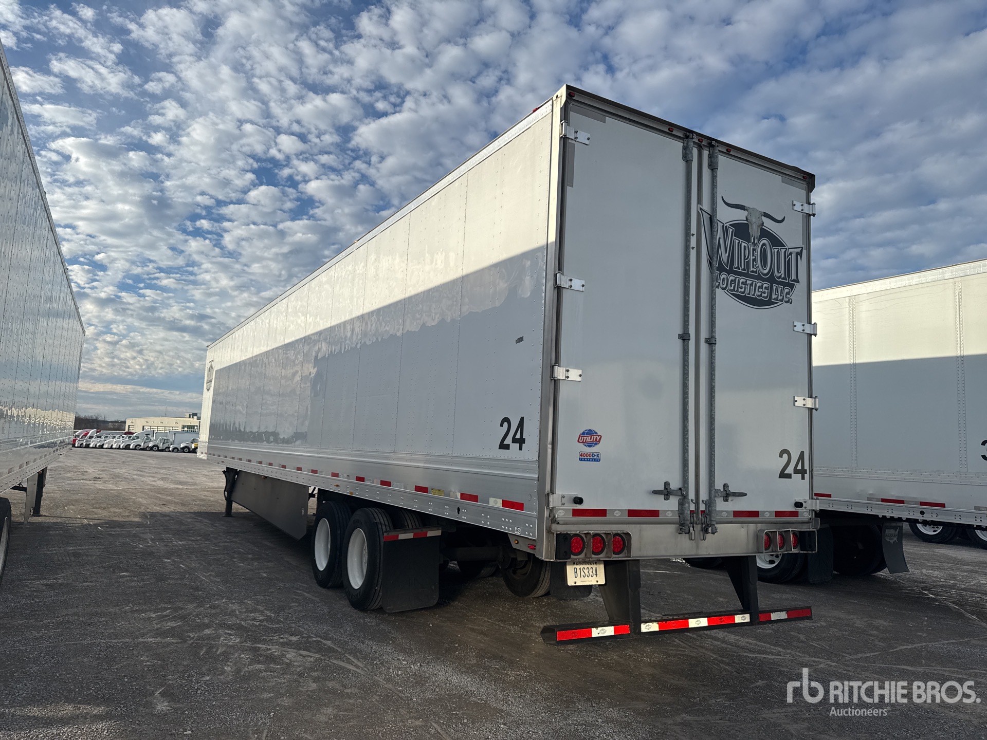 2022 Utility VS2DX 53 ft x 102 in T/A Van Trailer | Ritchie Bros ...