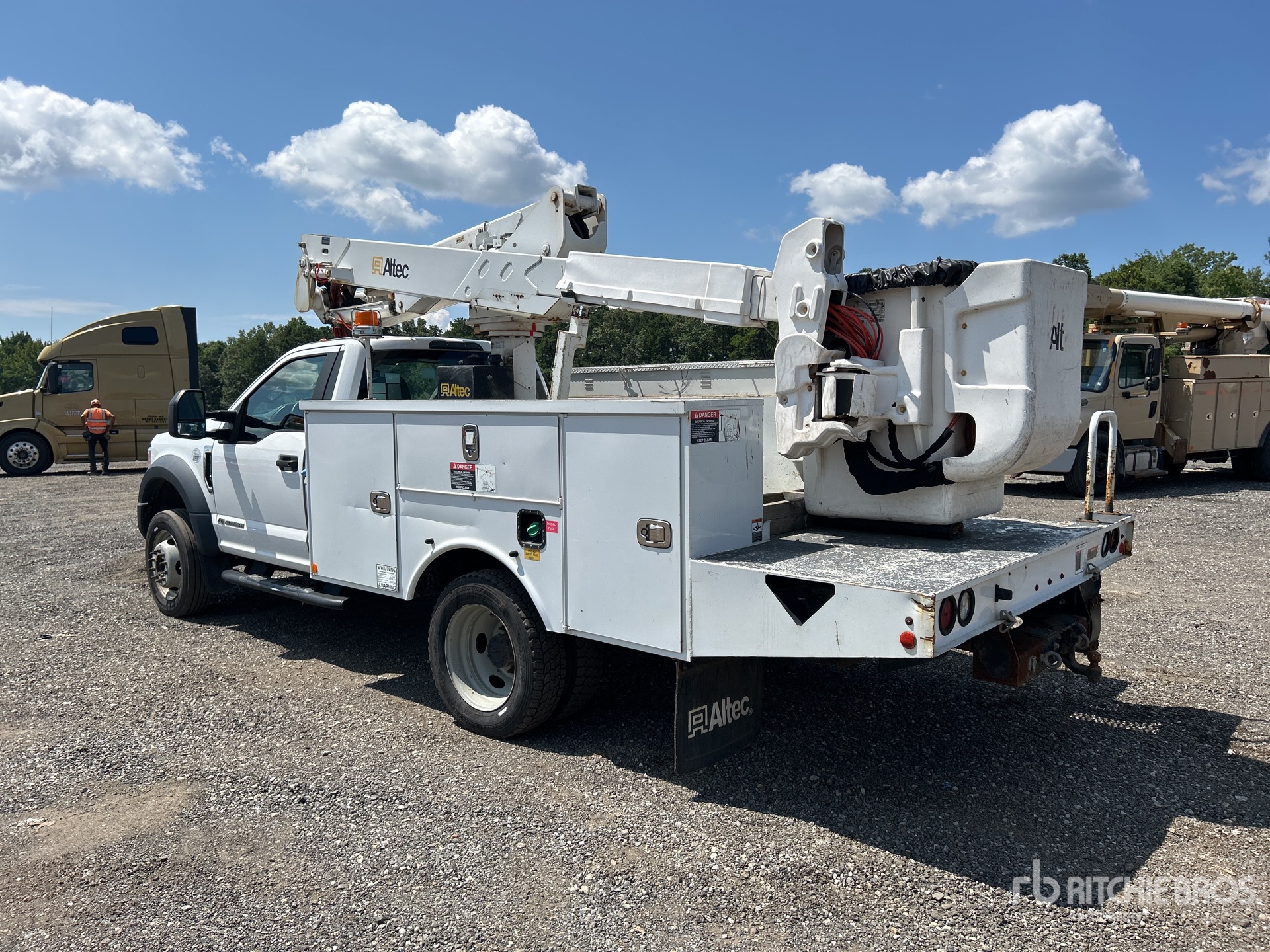 2017 Altec AT37G 37 ft on 2017 Ford F-550 XL 4x4 Bucket Truck | Ritchie ...