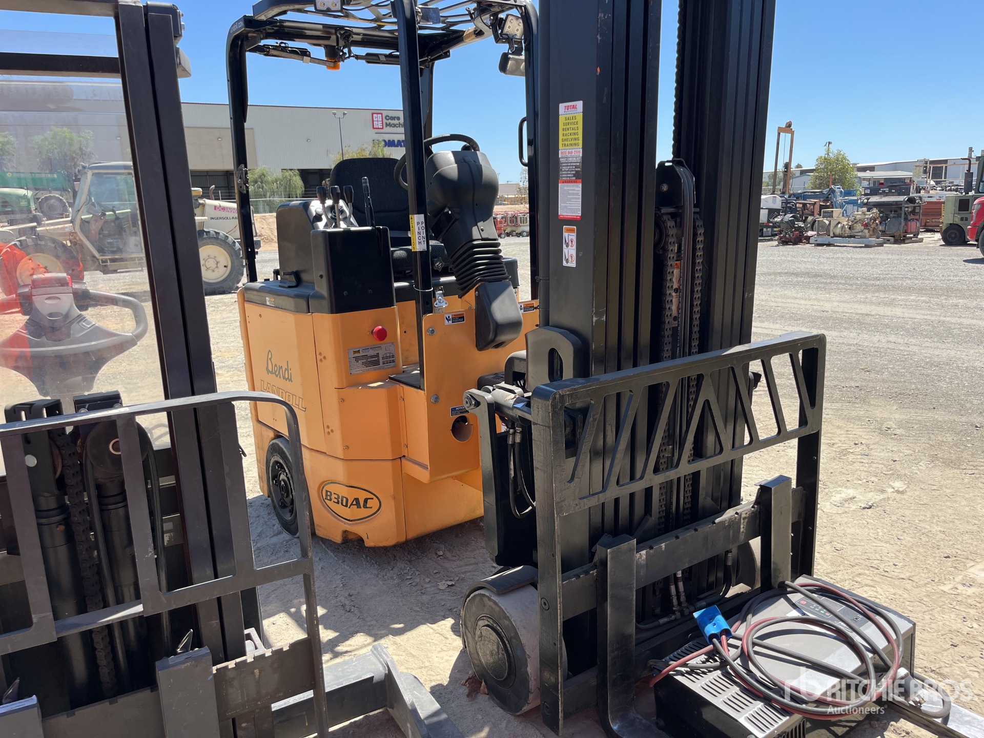 Bendi B30/42AC180D 3000 lb Electric Forklift | Ritchie Bros. Auctioneers