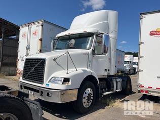 2013 Volvo VNM 4x2 S/A Day Cab Truck Tractor (Inoperable) in Dayville ...